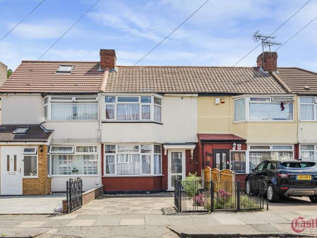 Mayfield Crescent, Edmonton N9 1195A5EE 2F6C 4EDB A6D1 537729A3B6EC Castles Estate Agents