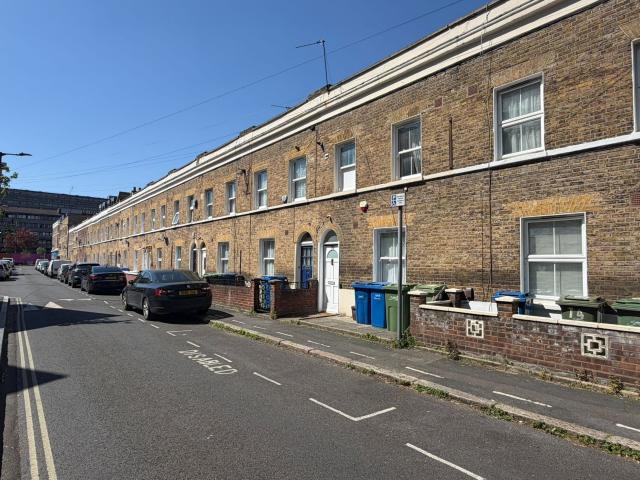 house in Mina Road Terraced House with garden, London, SE17