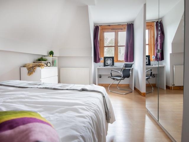 house in Middleton Boulevard, Wollaton Park, NG8
