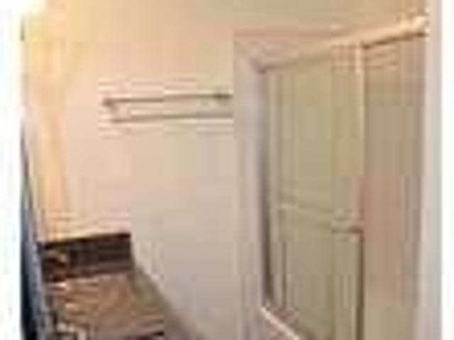 House in move in condition in Tujunga. Washer/Dryer Hookups!