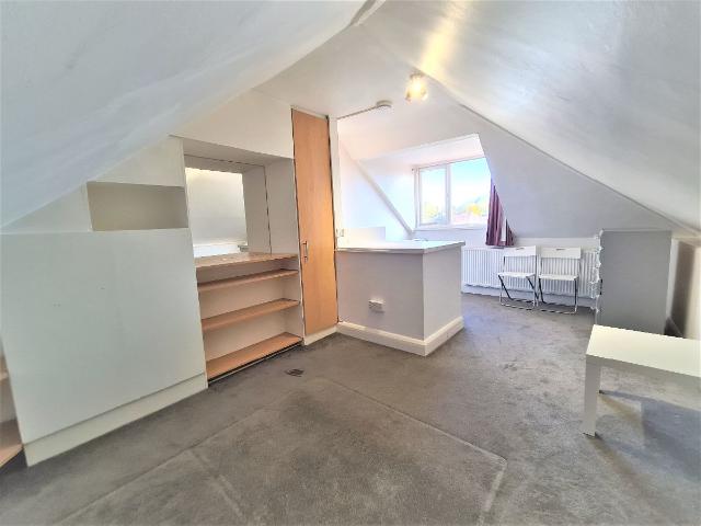 house in Oakleigh Avenue, Edgware, HA8