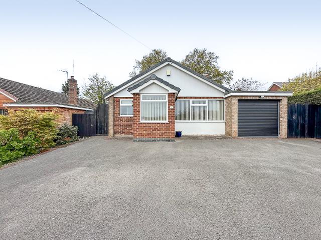 house in Pine Close, Etwall