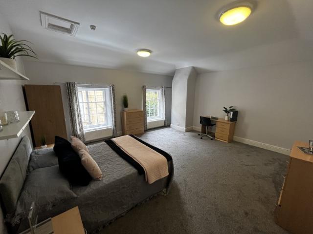 house in Ridgeway Cottage, LS6 2EF