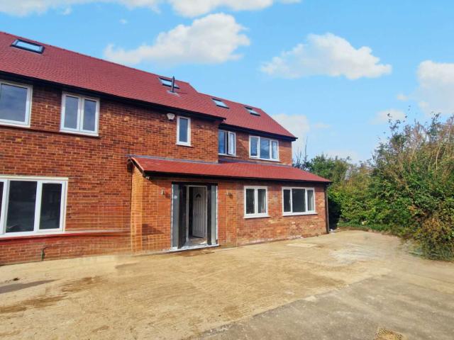 house in Rockley Road, Luton