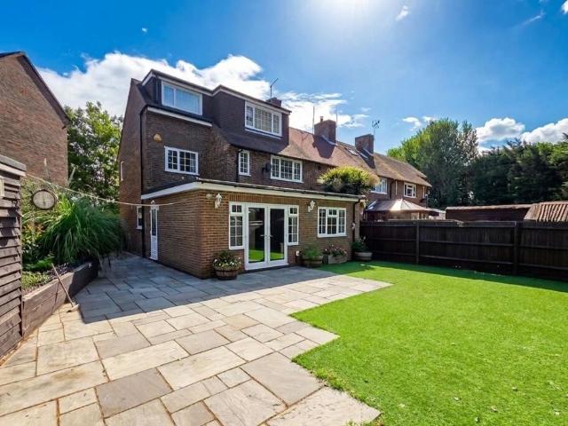 house in Rodney Crescent, Ford, BN18 0DB
