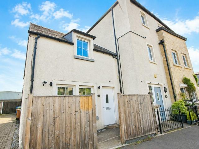 house in Russel Street Grahamston, Falkirk, FK2