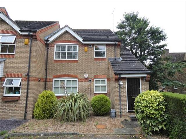 house in Salters Close Rickmansworth
