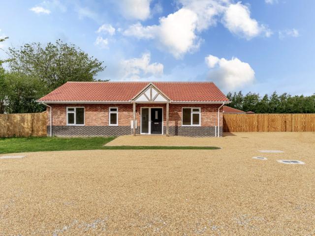 house in Spinney Side Close, Saham Toney