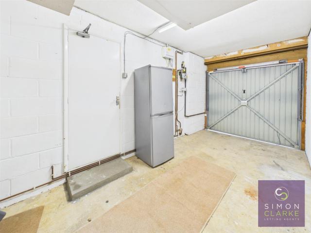 house in Sweets Way, Whetstone, London, N20 0NT