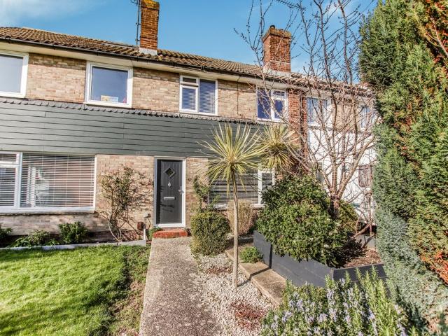 house in Stonehurst Road, Worthing, BN13 1ND