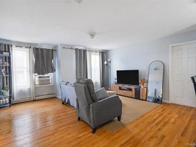 house Jackson Heights NY ES105293724