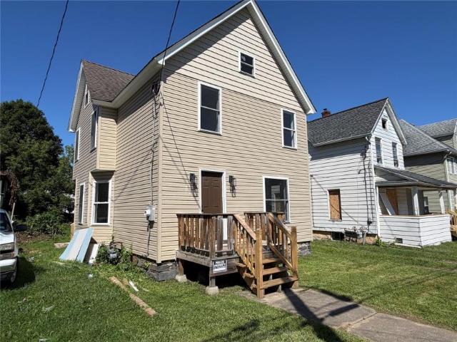 house Johnson City NY ES104841293