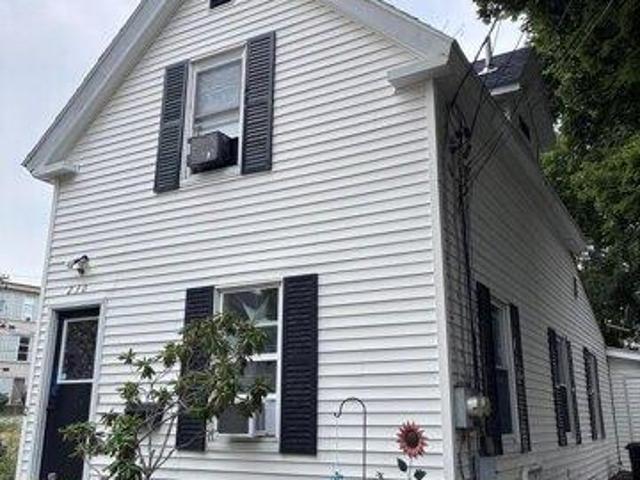 house Lewiston ME ES104830792