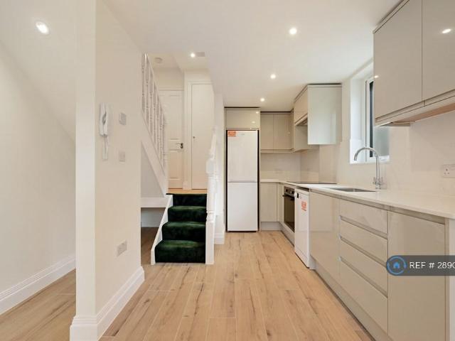 House, London, N11 1 bed flat to rent £1,650 pcm £381 pw