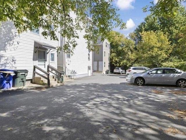 house Manchester NH ES104569203