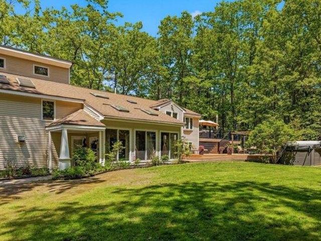 house Madbury NH ES104852038