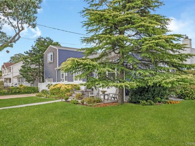 house Malverne NY ES105150791