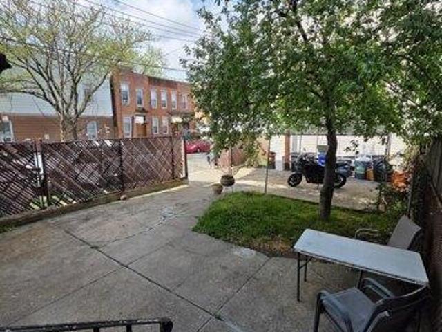 house Maspeth NY DS103623312