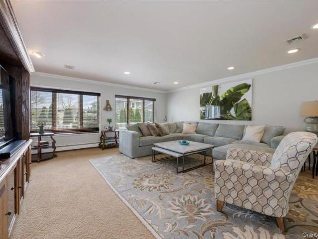 house Massapequa NY DS101477536