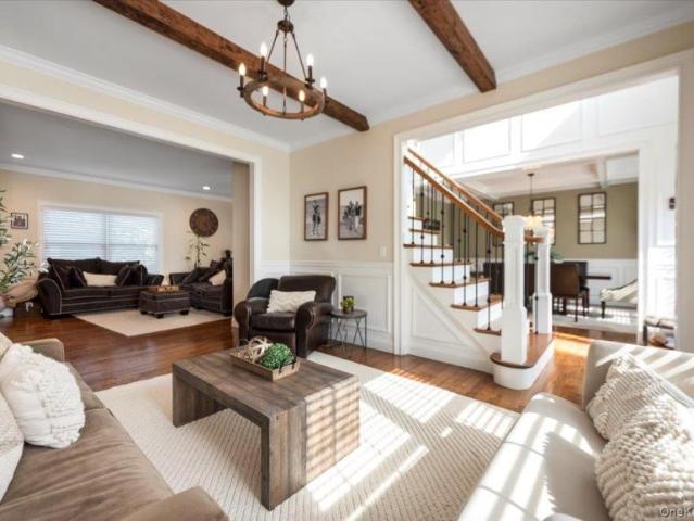 house Massapequa NY ES103611902