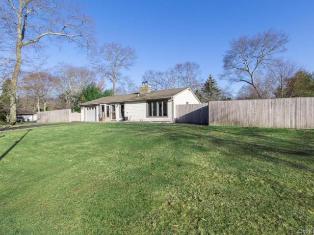 house Medford NY DLS101253776