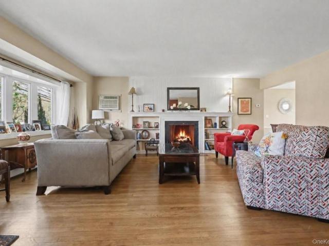 house Merrick NY ES102519715