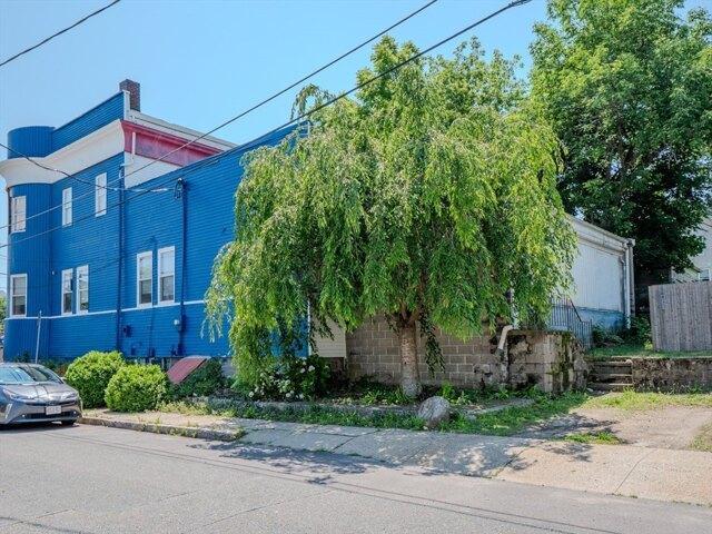 house Milford MA ES104149589