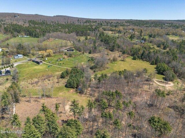 house New Marlborough MA ES105404908