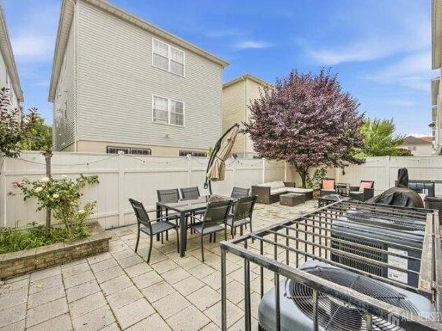house Newark NJ ES104851435