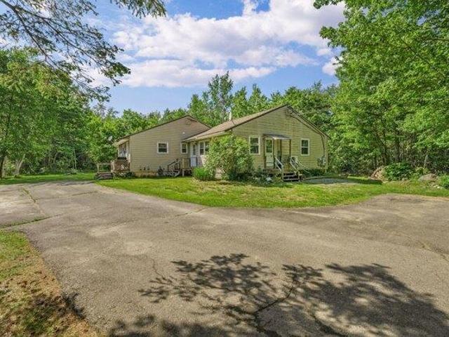 house Newport ME ES104851798