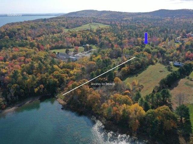 house Northport ME ES103247380