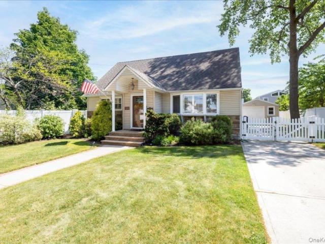 house Oceanside NY DLS102952278
