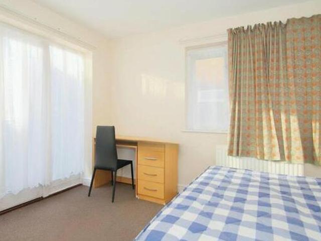 House Of Multiple Occupation For Rent In Denham