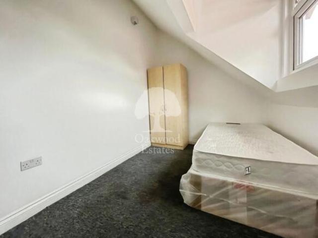 House of multiple occupation for rent in Sussex Place, Slough, SL1
