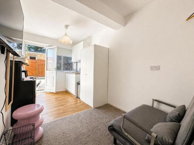 House of multiple occupation to rent