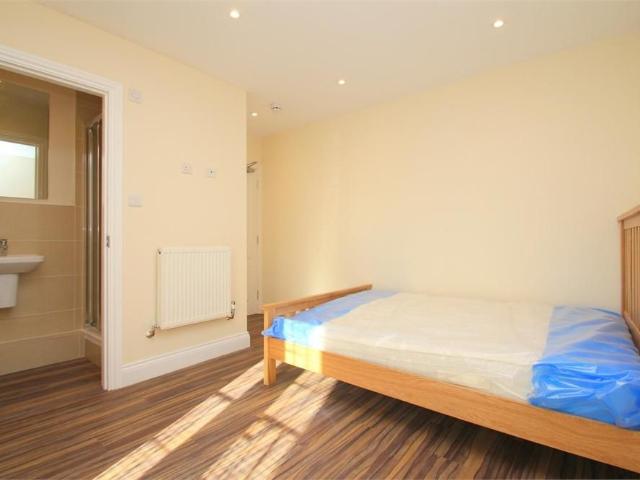 House of multiple occupation to rent