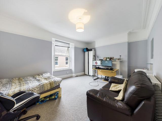 House of Multiple Occupation To Rent