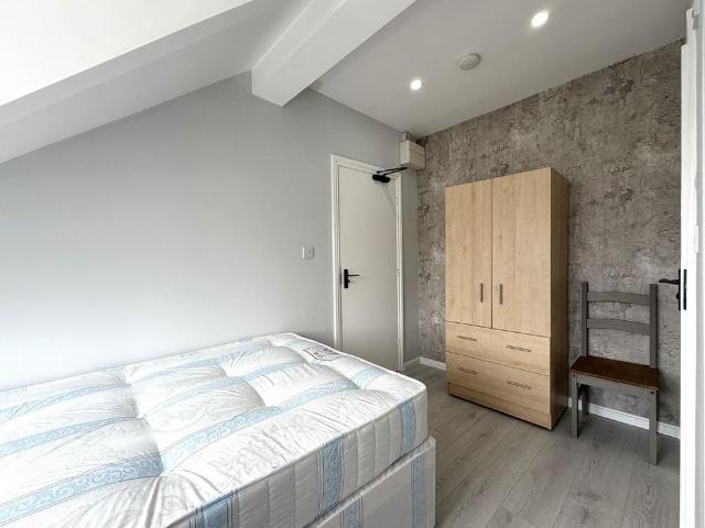 House of multiple occupation to rent