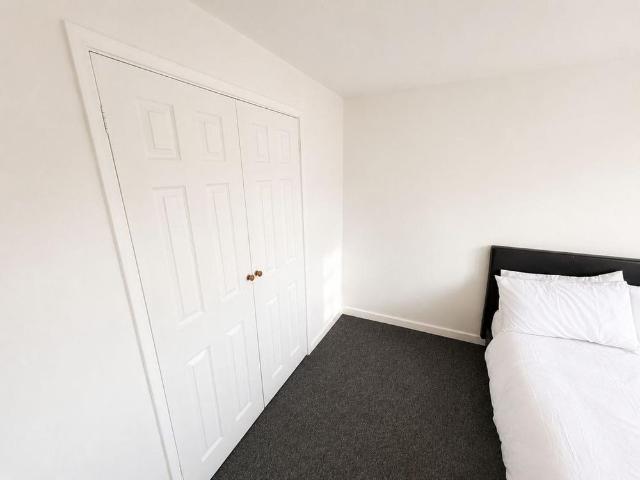 House of multiple occupation to rent