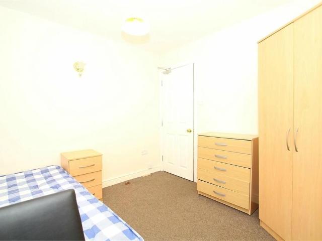 House of multiple occupation to rent