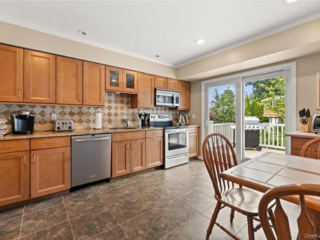 house Old Bethpage NY ES103920704