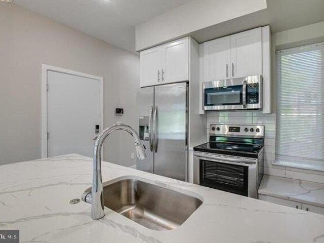 house Philadelphia PA ES103625957