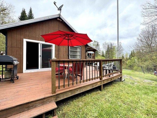 house Pittsburg NH DS102727499