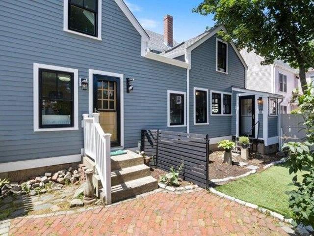 house Portsmouth NH ES105105602