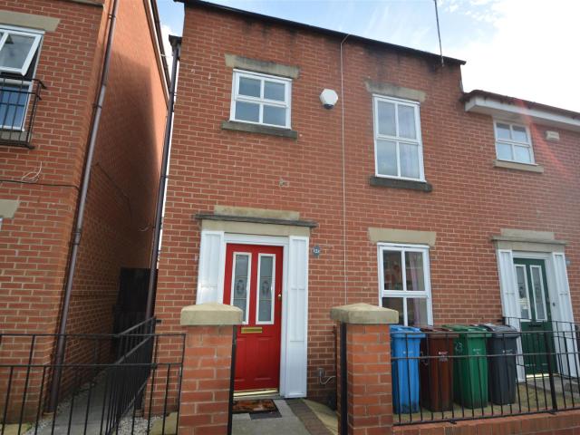 house Property in Greenheys Lane West, Hulme, Manchester, M15 5AX