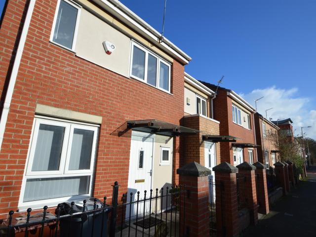 house Property in Old York Street, Hulme, Manchester, M15 5TE