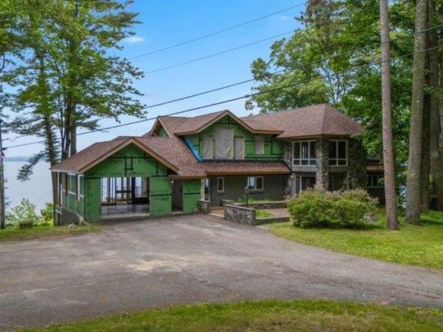 house Raymond ME ES104831028