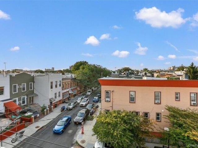 house Ridgewood NY ES105293974
