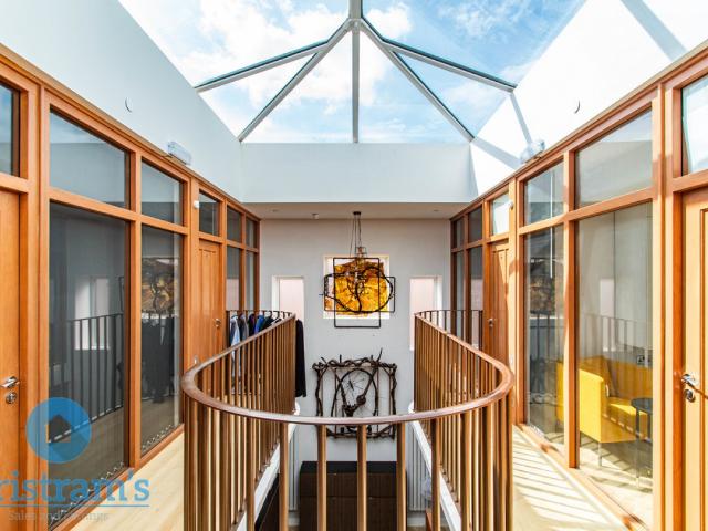 house Room 9, Imperial Road