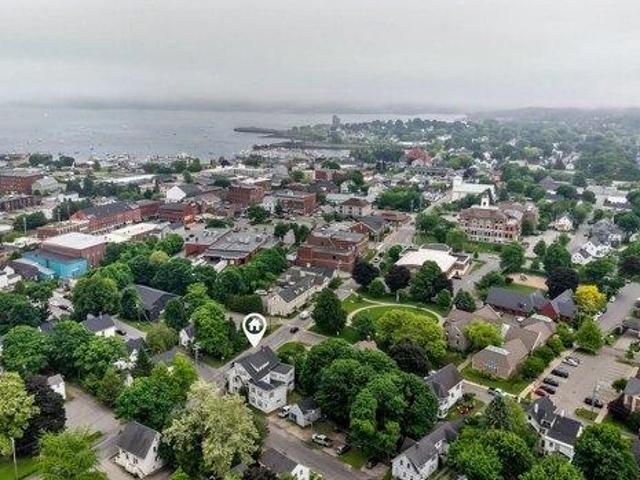 house Rockland ME ES104044346
